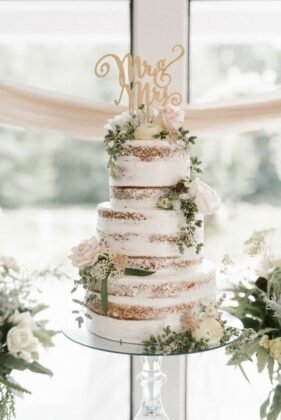 25 Engagement Cake Designs