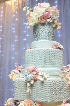 25 Engagement Cake Designs
