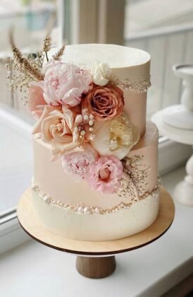 25 Engagement Cake Designs